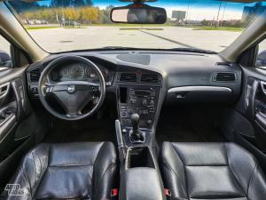 Black Volvo S60 2004 in Taurage, with an engine capacity of 2.40 L and mileage of 329 thousand km for 1650 €, photo 14 on AUTOMOTO.COM.LV