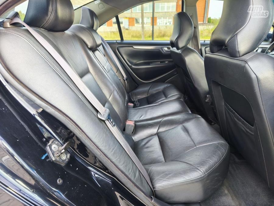 Black Volvo S60 2004 in Taurage, with an engine capacity of 2.40 L and mileage of 329 thousand km for 1650 €, photo 16 on AUTOMOTO.COM.LV