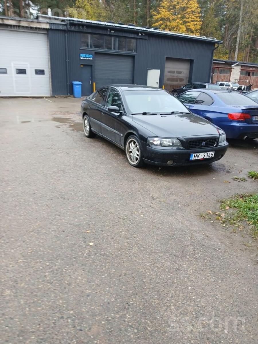Melns Volvo S60 2004 Ogre, ar dzinēja tilpumu 2.40 L un nobraukumu 353 tūkst. km par 500 €, foto 1 vietnē AUTOMOTO.COM.LV