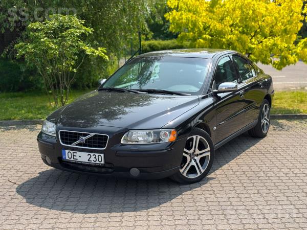 Melns Volvo S60 2005 Rīga, ar dzinēja tilpumu 2.40 L un nobraukumu 0 tūkst. km par 2490 €, foto 1 vietnē AUTOMOTO.COM.LV