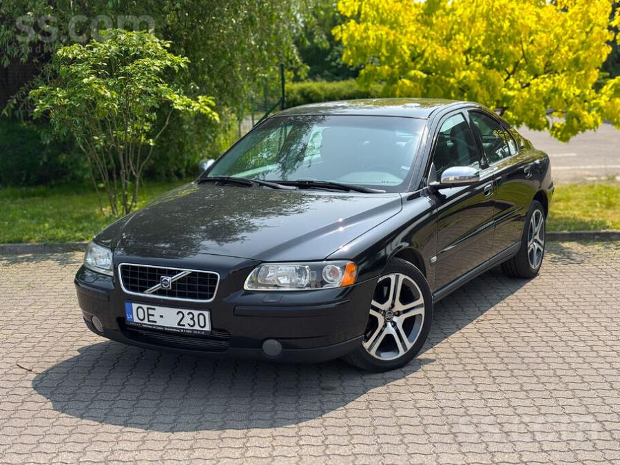 Melns Volvo S60 2005 Rīga, ar dzinēja tilpumu 2.40 L un nobraukumu 0 tūkst. km par 2490 €, foto 1 vietnē AUTOMOTO.COM.LV