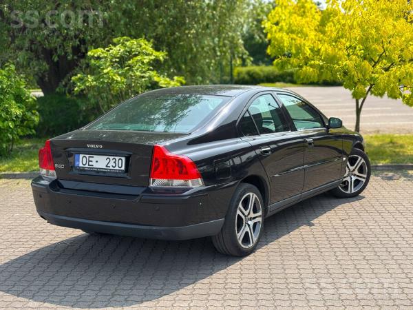 Melns Volvo S60 2005 Rīga, ar dzinēja tilpumu 2.40 L un nobraukumu 0 tūkst. km par 2490 €, foto 4 vietnē AUTOMOTO.COM.LV