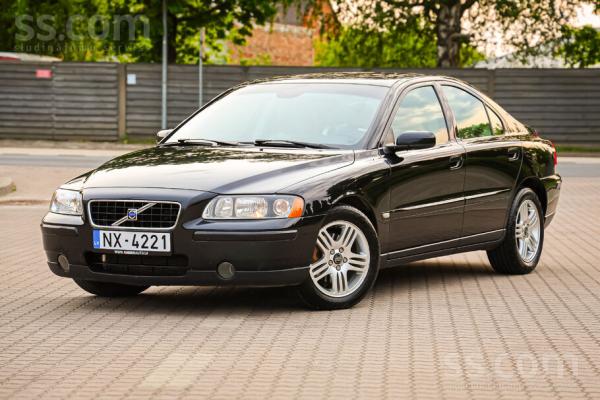 Melns Volvo S60 2005 Jelgava, ar dzinēja tilpumu 2.40 L un nobraukumu 0 tūkst. km par 2800 €, foto 1 vietnē AUTOMOTO.COM.LV