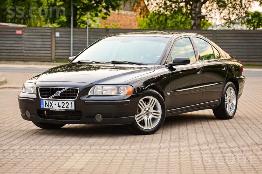 Black Volvo S60 2005 in Jelgava, with an engine capacity of 2.40 L and mileage of 0 thousand km for 2800 €, photo 1 on AUTOMOTO.COM.LV
