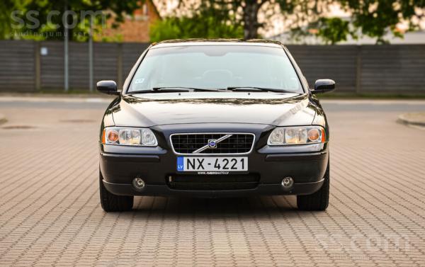 Melns Volvo S60 2005 Jelgava, ar dzinēja tilpumu 2.40 L un nobraukumu 0 tūkst. km par 2800 €, foto 2 vietnē AUTOMOTO.COM.LV