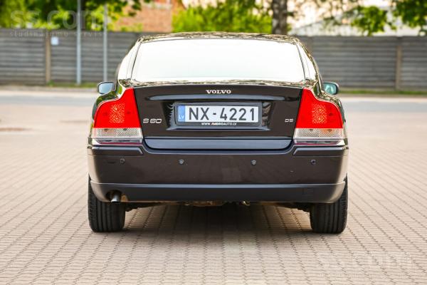 Melns Volvo S60 2005 Jelgava, ar dzinēja tilpumu 2.40 L un nobraukumu 0 tūkst. km par 2800 €, foto 6 vietnē AUTOMOTO.COM.LV