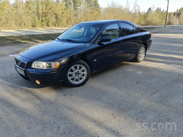 Melns Volvo S60 2005 Jēkabpils, ar dzinēja tilpumu 2.40 L un nobraukumu 278 tūkst. km par 2500 €, foto 5 vietnē AUTOMOTO.COM.LV