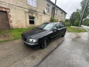 Black Volvo S60 2005 in Cesis, with an engine capacity of 2.40 L and mileage of 416 thousand km for 5300 €, photo 2 on AUTOMOTO.COM.LV