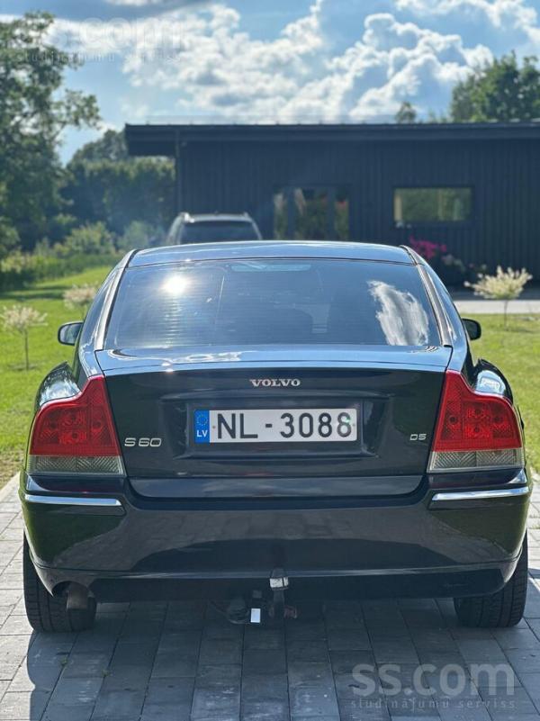 Melns Volvo S60 2005 Rīga, ar dzinēja tilpumu 2.40 L un nobraukumu 387 tūkst. km par 3570 €, foto 2 vietnē AUTOMOTO.COM.LV