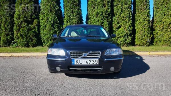 Black Volvo S60 2005 in Jelgava, with an engine capacity of 2.40 L and mileage of 209 thousand km for 2500 €, photo 2 on AUTOMOTO.COM.LV