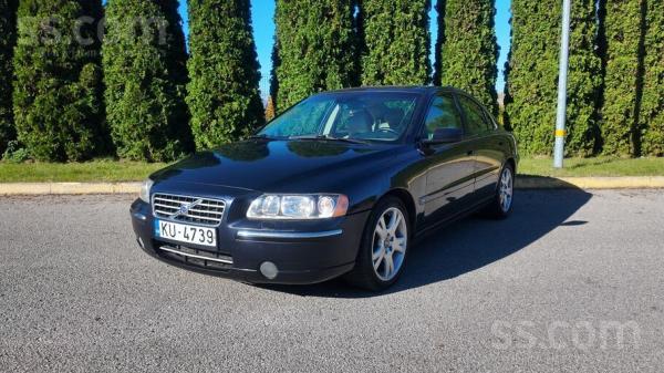 Black Volvo S60 2005 in Jelgava, with an engine capacity of 2.40 L and mileage of 209 thousand km for 2500 €, photo 3 on AUTOMOTO.COM.LV