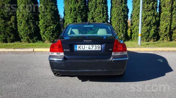 Black Volvo S60 2005 in Jelgava, with an engine capacity of 2.40 L and mileage of 209 thousand km for 2500 €, photo 5 on AUTOMOTO.COM.LV