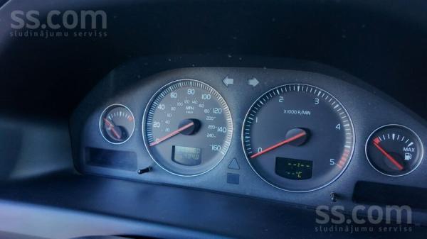 Black Volvo S60 2005 in Jelgava, with an engine capacity of 2.40 L and mileage of 209 thousand km for 2500 €, photo 11 on AUTOMOTO.COM.LV
