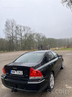 Melns Volvo S60 2005 Aizkraukle, ar dzinēja tilpumu 2.40 L un nobraukumu 341 tūkst. km par 1700 €, foto 3 vietnē AUTOMOTO.COM.LV