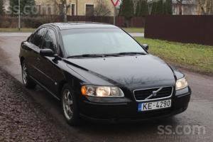 Black Volvo S60 2005 in Riga, with an engine capacity of 2.40 L and mileage of 317 thousand km for 1750 €, photo 2 on AUTOMOTO.COM.LV