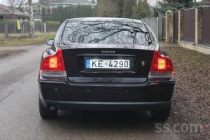 Black Volvo S60 2005 in Riga, with an engine capacity of 2.40 L and mileage of 317 thousand km for 1750 €, photo 6 on AUTOMOTO.COM.LV