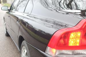 Black Volvo S60 2005 in Riga, with an engine capacity of 2.40 L and mileage of 317 thousand km for 1750 €, photo 12 on AUTOMOTO.COM.LV