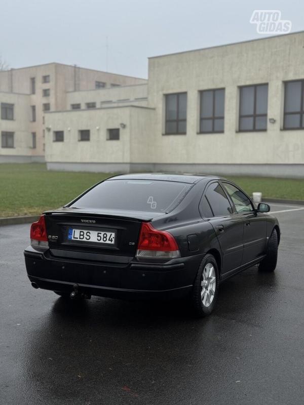 Melns Volvo S60 2005 Šalčininkai, ar dzinēja tilpumu 2.40 L un nobraukumu 370 tūkst. km par 1750 €, foto 5 vietnē AUTOMOTO.COM.LV