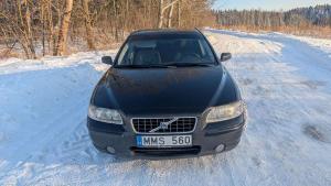 Melns Volvo S60 2005 Viļņa, ar dzinēja tilpumu 2.40 L un nobraukumu 399 tūkst. km par 1950 €, foto 3 vietnē AUTOMOTO.COM.LV