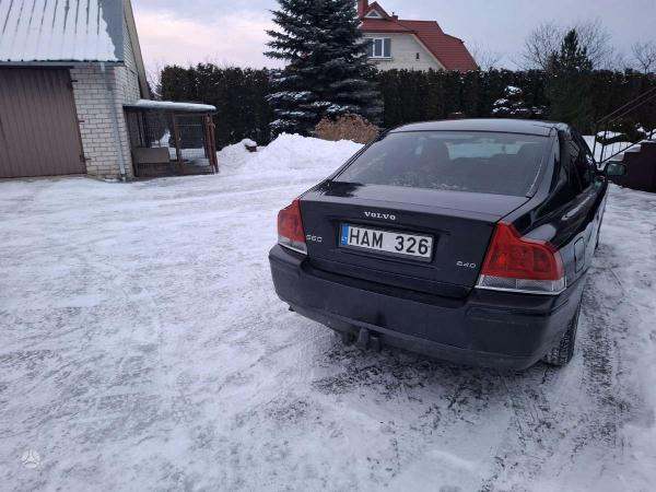 Melns Volvo S60 2005 Lazdijai, ar dzinēja tilpumu 2.40 L un nobraukumu 338 tūkst. km par 2200 €, foto 6 vietnē AUTOMOTO.COM.LV