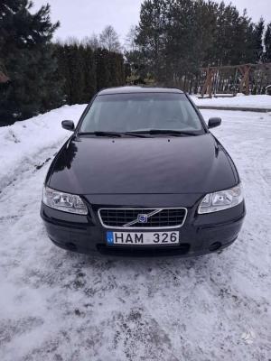 Melns Volvo S60 2005 Lazdijai, ar dzinēja tilpumu 2.40 L un nobraukumu 338 tūkst. km par 2200 €, foto 8 vietnē AUTOMOTO.COM.LV