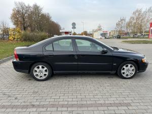 Melns Volvo S60 2005 Kaišiadorys, ar dzinēja tilpumu 2.40 L un nobraukumu 300 tūkst. km par 1100 €, foto 3 vietnē AUTOMOTO.COM.LV