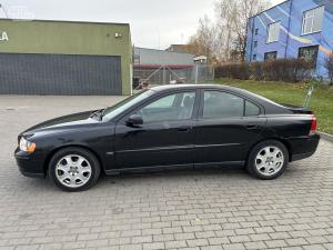 Melns Volvo S60 2005 Kaišiadorys, ar dzinēja tilpumu 2.40 L un nobraukumu 300 tūkst. km par 1100 €, foto 6 vietnē AUTOMOTO.COM.LV