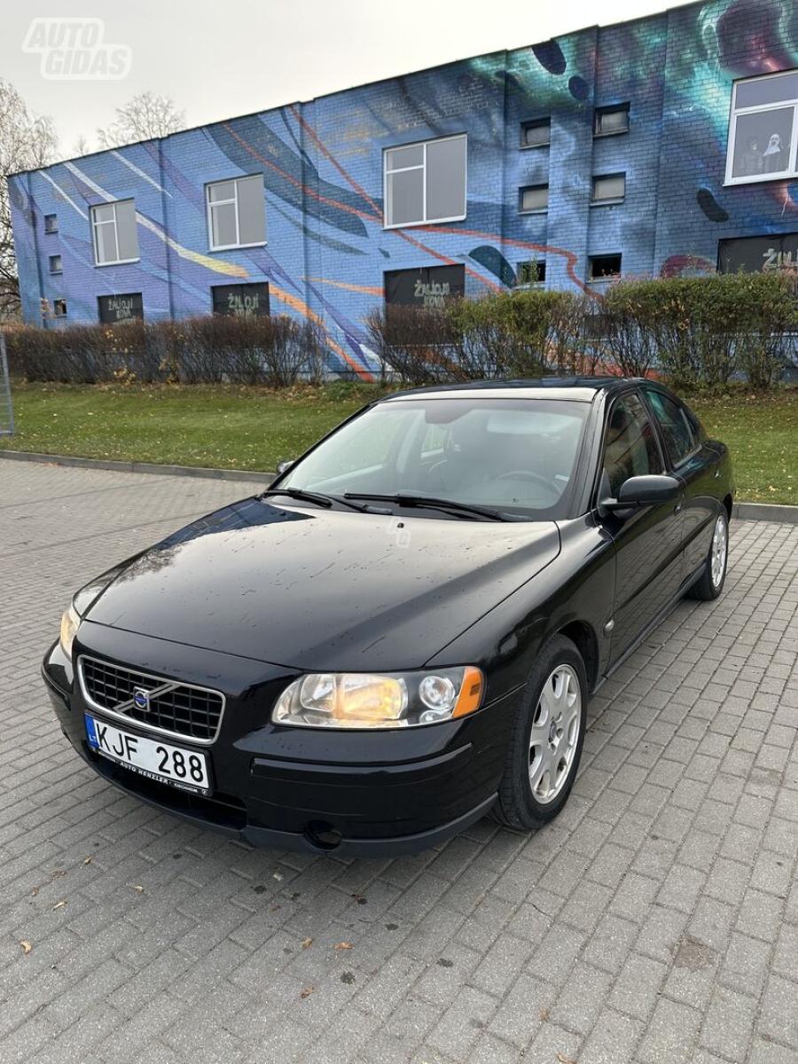 Melns Volvo S60 2005 Kaišiadorys, ar dzinēja tilpumu 2.40 L un nobraukumu 300 tūkst. km par 1100 €, foto 8 vietnē AUTOMOTO.COM.LV
