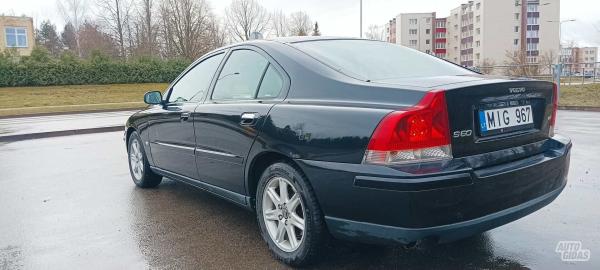 Black Volvo S60 2005 in Kupiskis, with an engine capacity of 2.40 L and mileage of 360 thousand km for 1850 €, photo 5 on AUTOMOTO.COM.LV