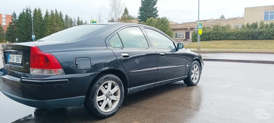 Black Volvo S60 2005 in Kupiskis, with an engine capacity of 2.40 L and mileage of 360 thousand km for 1850 €, photo 7 on AUTOMOTO.COM.LV