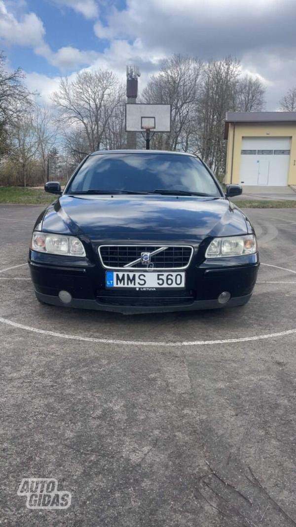 Black Volvo S60 2005 in Elektrenai, with an engine capacity of 2.40 L and mileage of 407 thousand km for 2150 €, photo 1 on AUTOMOTO.COM.LV