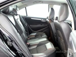 Black Volvo S60 2005 in Tallinn, with an engine capacity of 2.40 L and mileage of 296 thousand km for 1199 €, photo 8 on AUTOMOTO.COM.LV