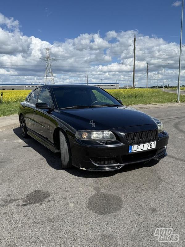 Melns Volvo S60 2005 Panevēža, ar dzinēja tilpumu 2.40 L un nobraukumu 398 tūkst. km par 3200 €, foto 2 vietnē AUTOMOTO.COM.LV