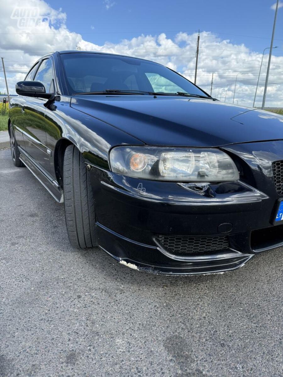 Black Volvo S60 2005 in Panevezys, with an engine capacity of 2.40 L and mileage of 398 thousand km for 3200 €, photo 7 on AUTOMOTO.COM.LV