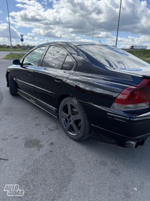 Black Volvo S60 2005 in Panevezys, with an engine capacity of 2.40 L and mileage of 398 thousand km for 3200 €, photo 9 on AUTOMOTO.COM.LV