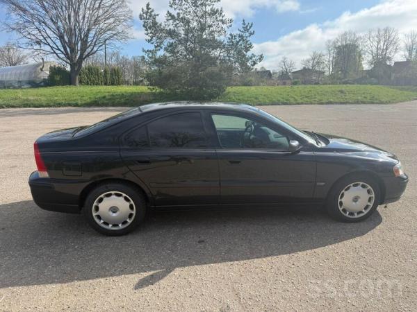 Melns Volvo S60 2005 Valmiera, ar dzinēja tilpumu 2.50 L un nobraukumu 337 tūkst. km par 1500 €, foto 3 vietnē AUTOMOTO.COM.LV