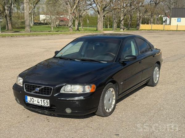 Melns Volvo S60 2005 Valmiera, ar dzinēja tilpumu 2.50 L un nobraukumu 337 tūkst. km par 1500 €, foto 5 vietnē AUTOMOTO.COM.LV