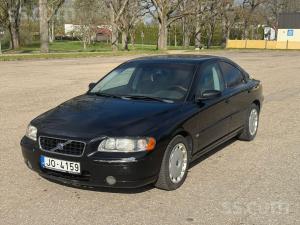 Melns Volvo S60 2005 Valmiera, ar dzinēja tilpumu 2.50 L un nobraukumu 337 tūkst. km par 1500 €, foto 6 vietnē AUTOMOTO.COM.LV