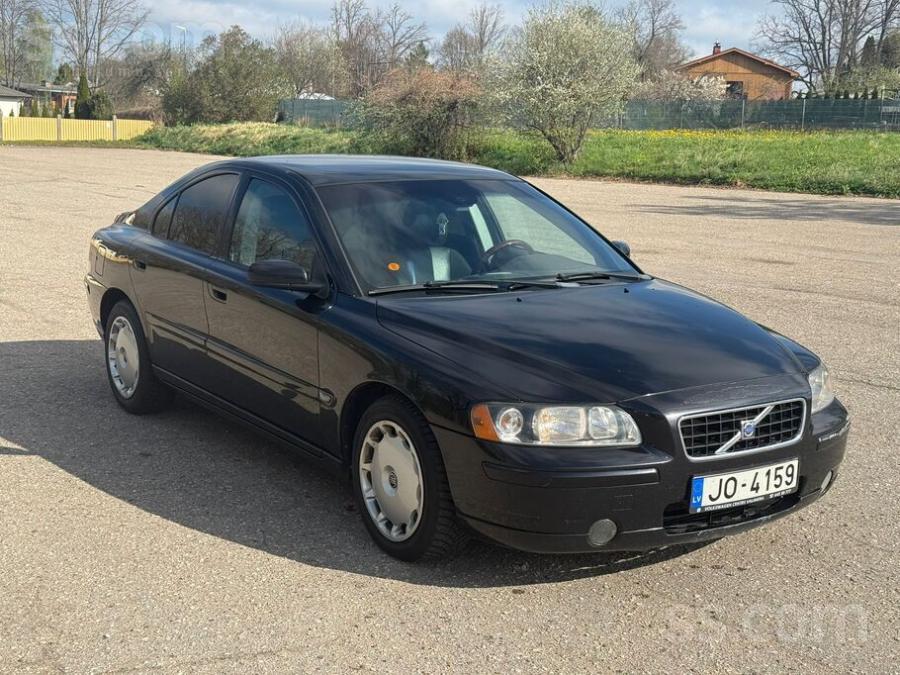 Melns Volvo S60 2005 Valmiera, ar dzinēja tilpumu 2.50 L un nobraukumu 337 tūkst. km par 1500 €, foto 7 vietnē AUTOMOTO.COM.LV