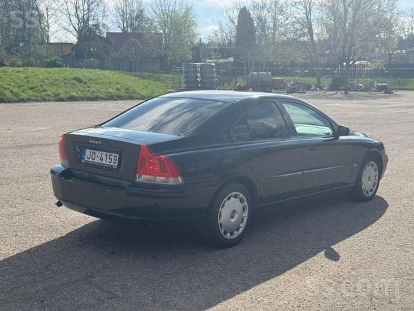 Melns Volvo S60 2005 Valmiera, ar dzinēja tilpumu 2.50 L un nobraukumu 337 tūkst. km par 1500 €, foto 7 vietnē AUTOMOTO.COM.LV