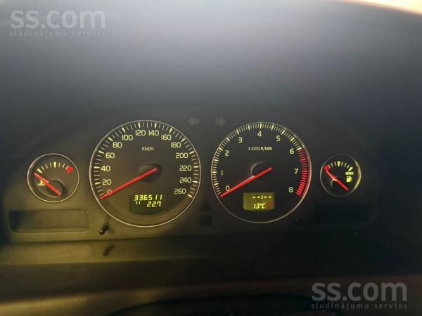 Melns Volvo S60 2005 Valmiera, ar dzinēja tilpumu 2.50 L un nobraukumu 337 tūkst. km par 1500 €, foto 9 vietnē AUTOMOTO.COM.LV
