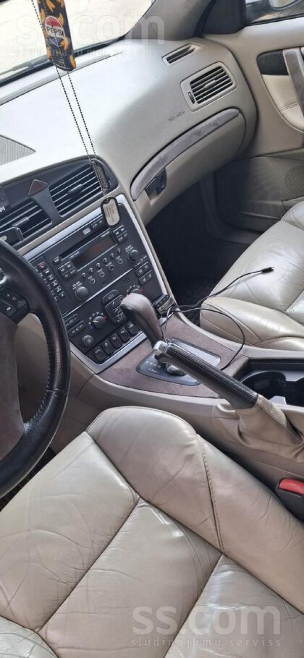Melns Volvo S60 2005 Preiļi, ar dzinēja tilpumu 2.40 L un nobraukumu 371 tūkst. km par 2750 €, foto 2 vietnē AUTOMOTO.COM.LV