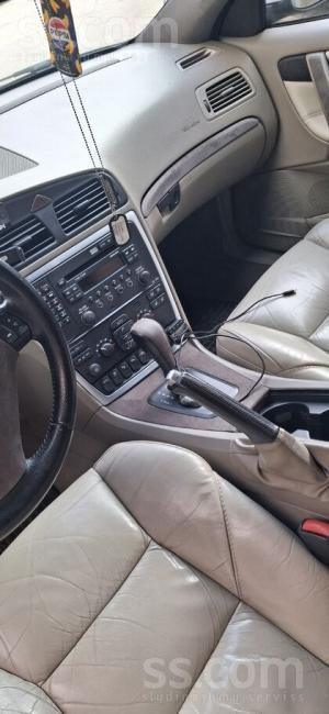 Melns Volvo S60 2005 Preiļi, ar dzinēja tilpumu 2.40 L un nobraukumu 371 tūkst. km par 2750 €, foto 3 vietnē AUTOMOTO.COM.LV