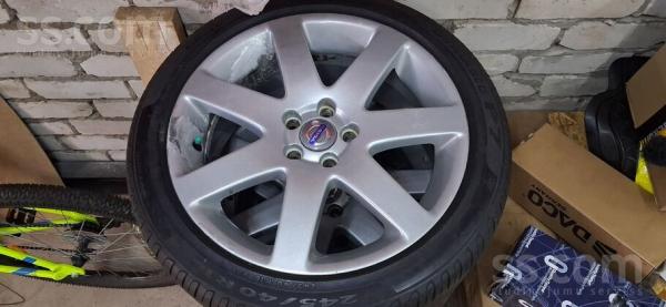 Melns Volvo S60 2005 Preiļi, ar dzinēja tilpumu 2.40 L un nobraukumu 371 tūkst. km par 2750 €, foto 8 vietnē AUTOMOTO.COM.LV