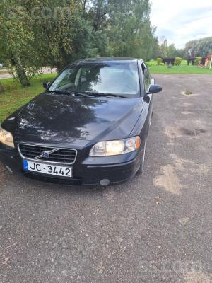 Black Volvo S60 2005 in Jelgava, with an engine capacity of 2.40 L and mileage of 398 thousand km for 2000 €, photo  on AUTOMOTO.COM.LV