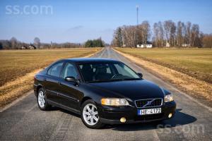 Melns Volvo S60 2005 Jelgava, ar dzinēja tilpumu 2.40 L un nobraukumu 274 tūkst. km par 1900 €, foto  vietnē AUTOMOTO.COM.LV