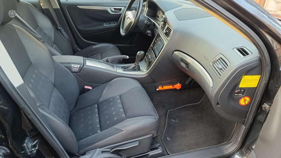 Black Volvo S60 2005 in Kaunas, with an engine capacity of 2.44 L and mileage of 278 thousand km for 1550 €, photo 7 on AUTOMOTO.COM.LV