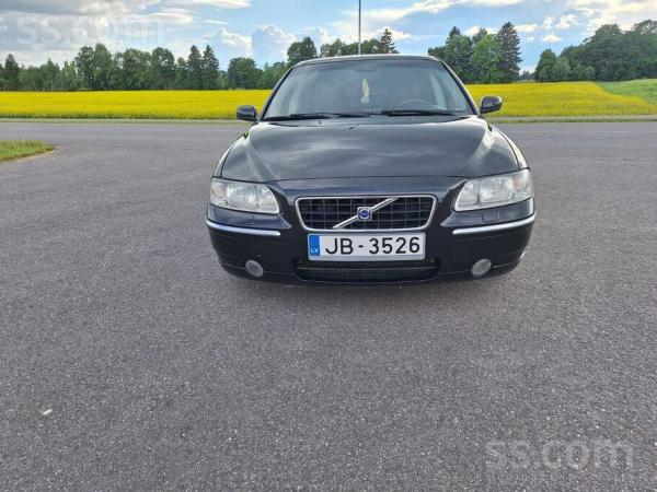 Черный Вольво С60 2005 в Рига, объемом двигателя 2.40 л и пробегом 345 тыс. км за 1850 €, фото 3 на AUTOMOTO.COM.LV