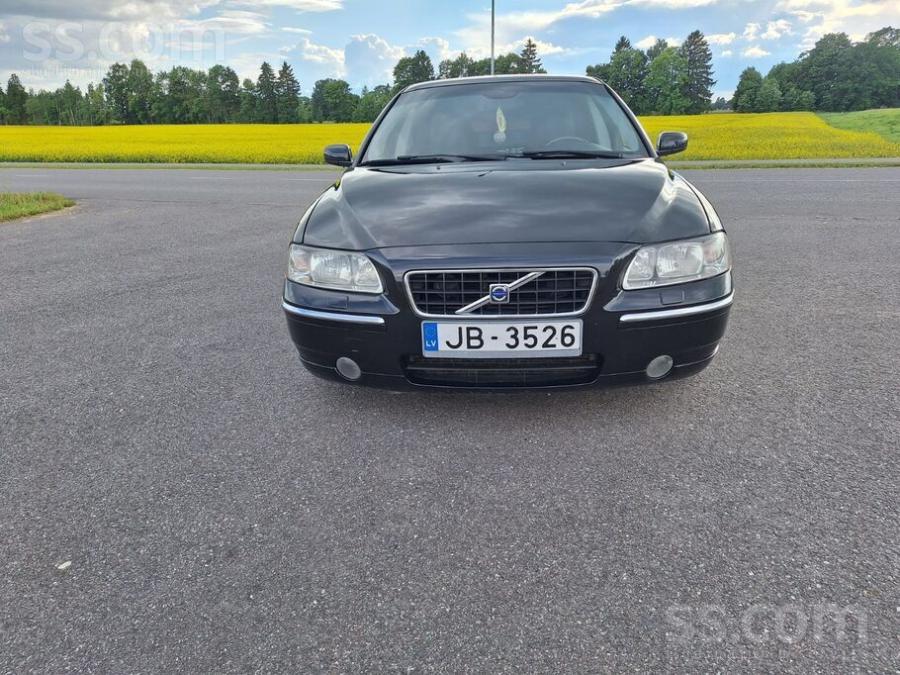 Melns Volvo S60 2005 Rīga, ar dzinēja tilpumu 2.40 L un nobraukumu 345 tūkst. km par 1850 €, foto 4 vietnē AUTOMOTO.COM.LV