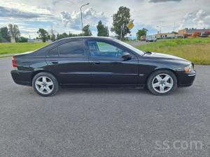 Melns Volvo S60 2005 Rīga, ar dzinēja tilpumu 2.40 L un nobraukumu 345 tūkst. km par 1850 €, foto 5 vietnē AUTOMOTO.COM.LV